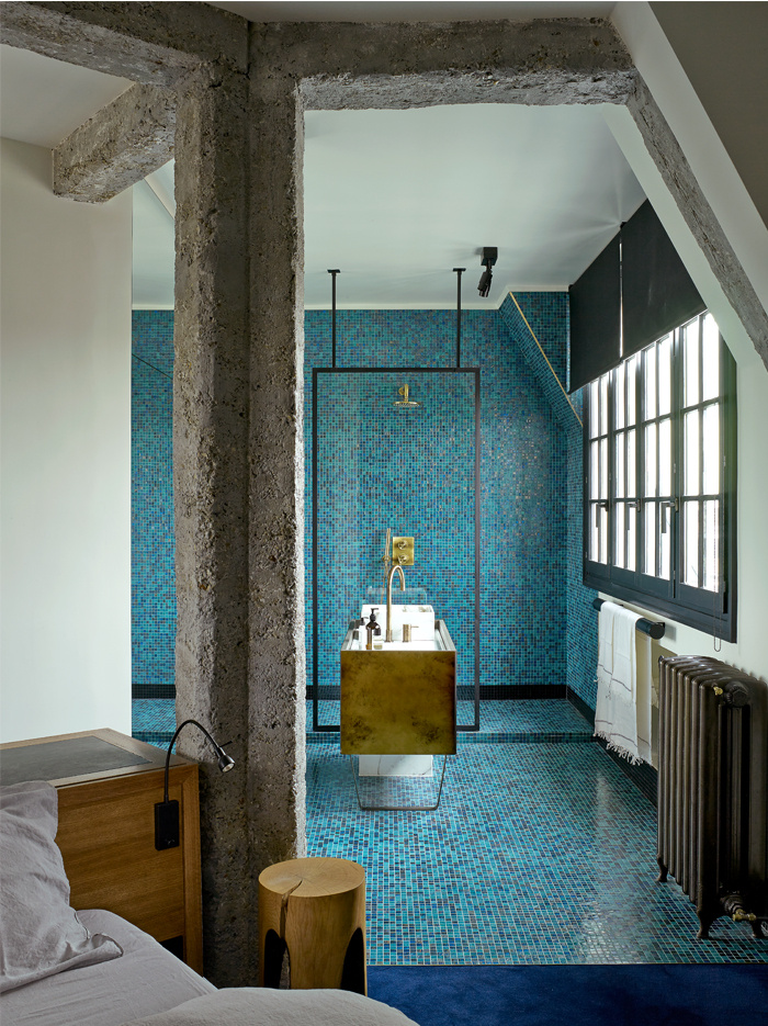 loveisspeed.......: Parisian bachelor ....At the heart of Paris, this ...