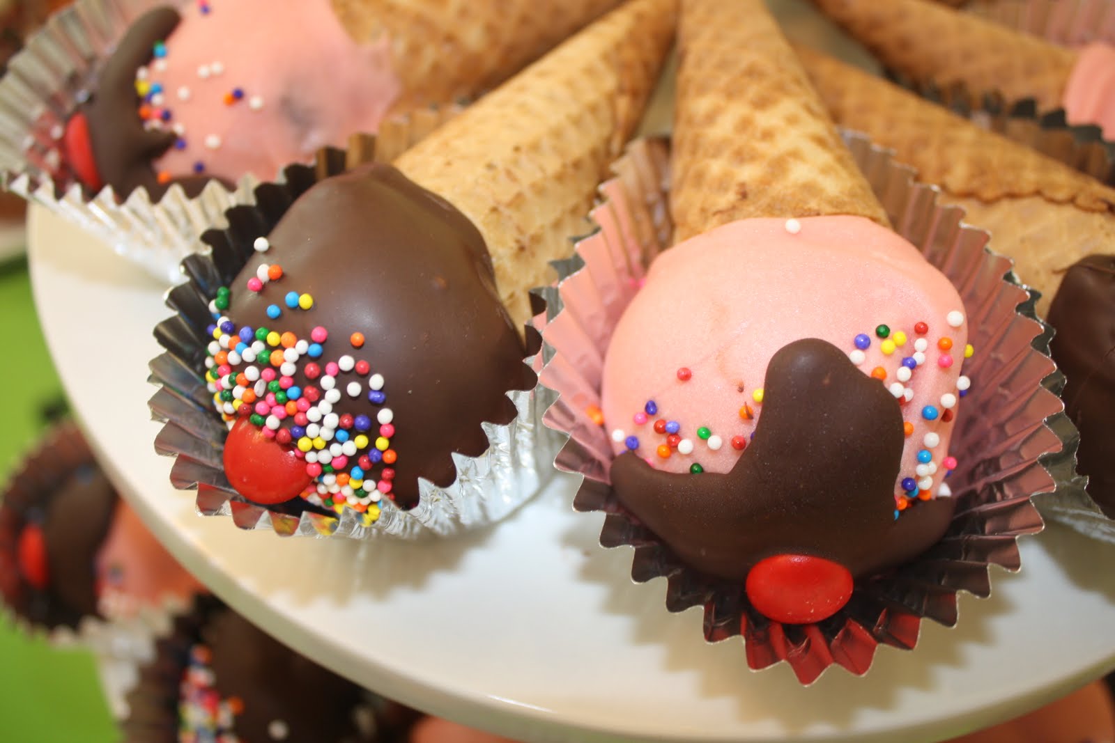 Savory & Sweet: A Dessert Boutique: Ice Cream Party Dessert Table Finale!