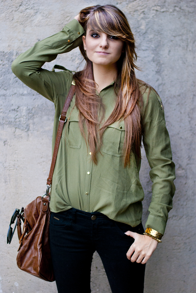 GREAT STYLING: military blouse