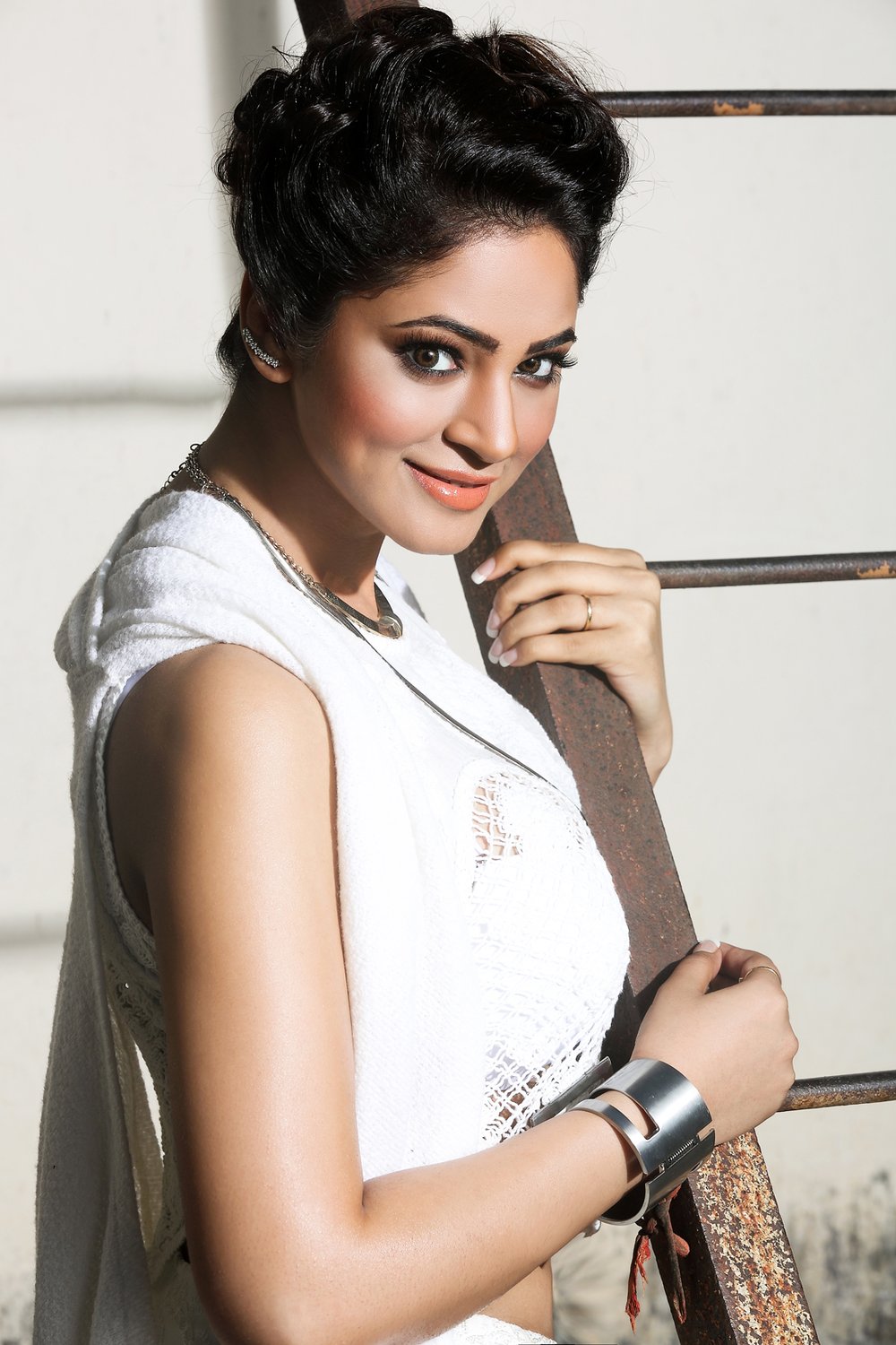 Shilpi Sharma new glamorous photos