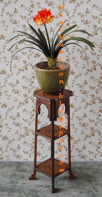 MiniMumLoon: Zuster Klivia / Nurse Klivia