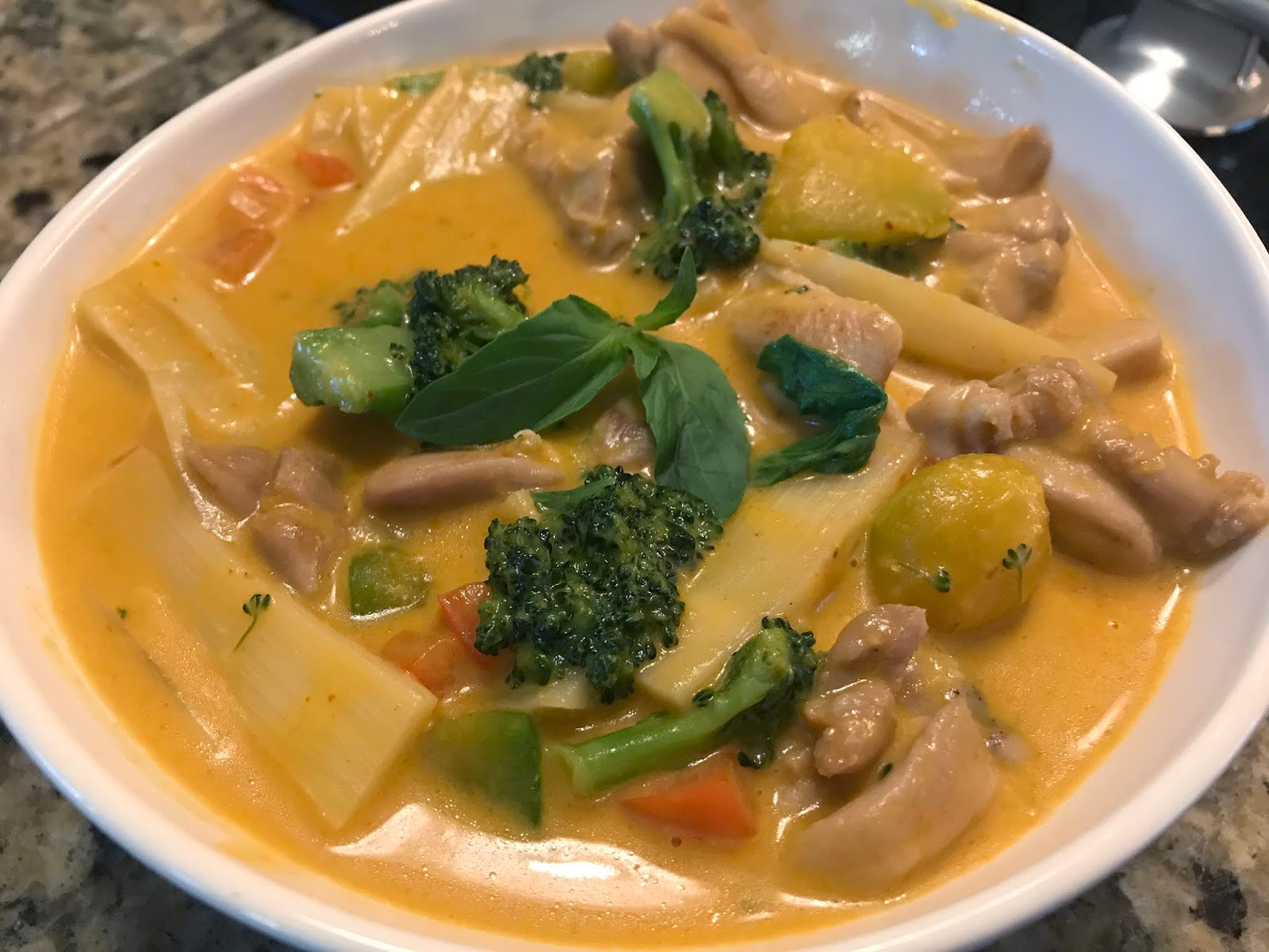 Culturally Confused: Nikky Phinyawatana: Enjoy Mint's Red Curry