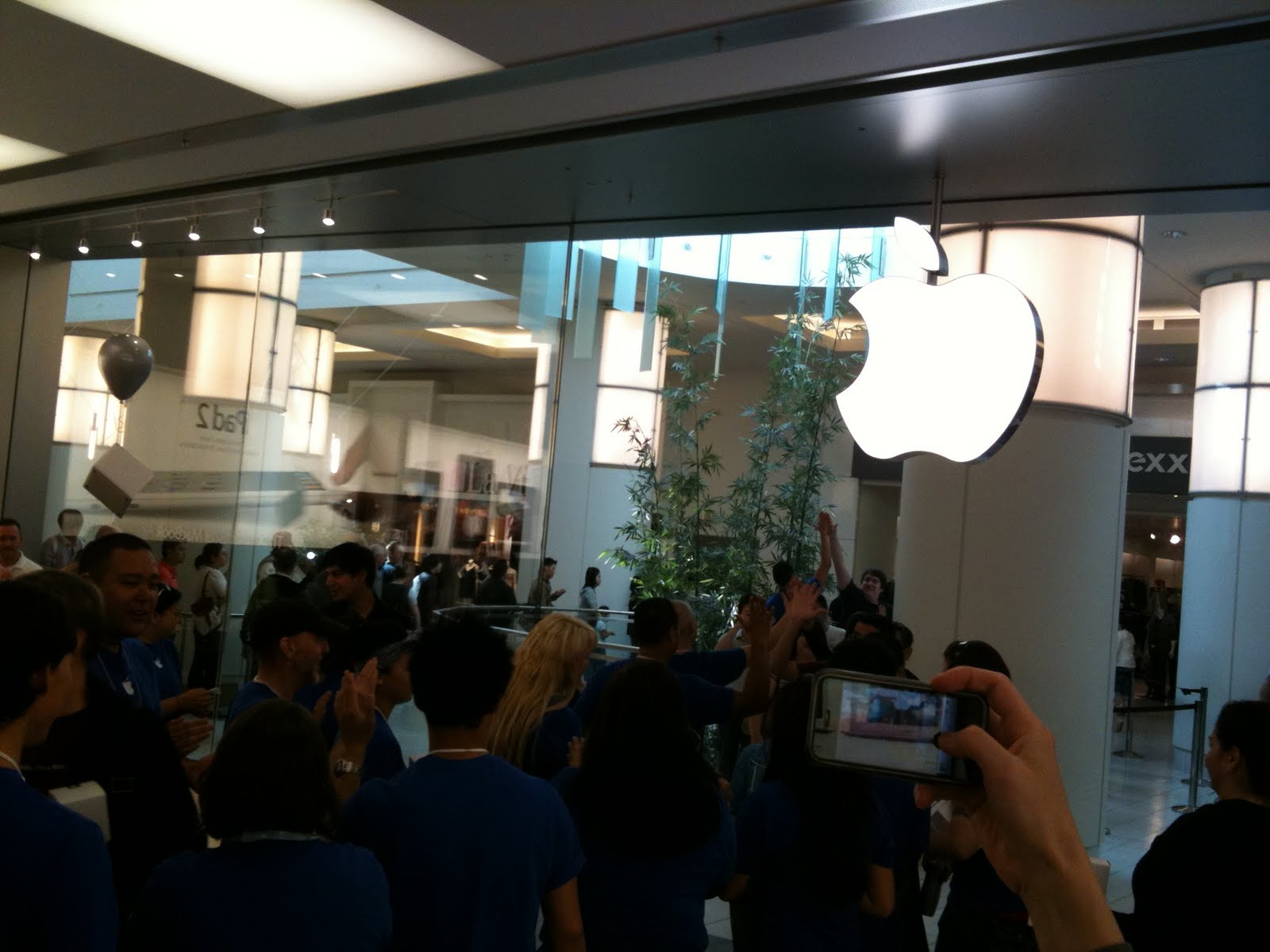 One April Fool: Burnaby Metrotown Apple Store Grand Opening