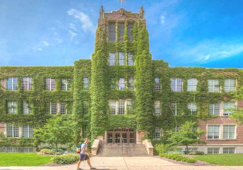 Aquinas College (Michigan) - Aquinas College Michigan