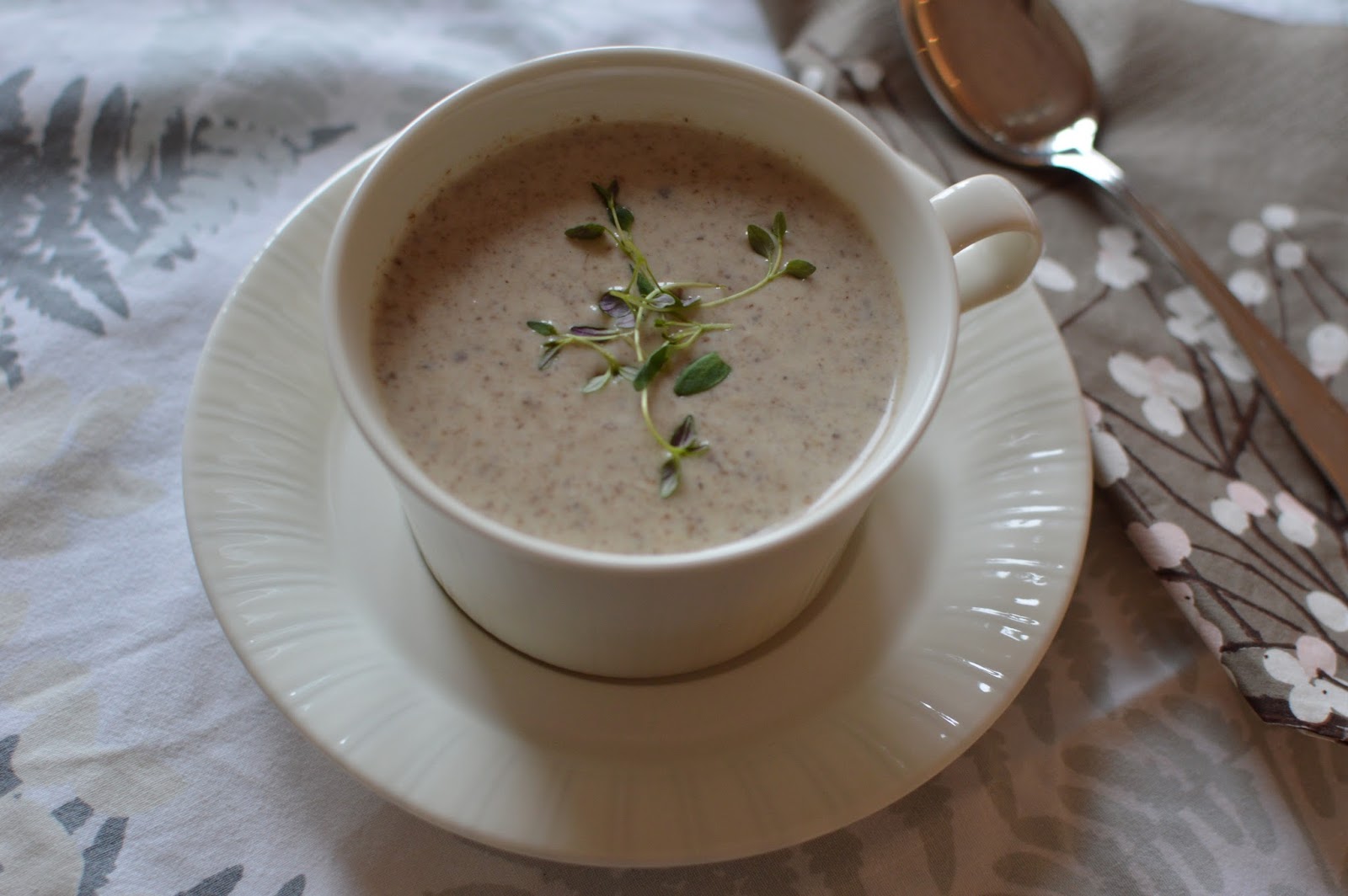 Viikonloppukokki: Samettinen sienikeitto suppilovahveroista