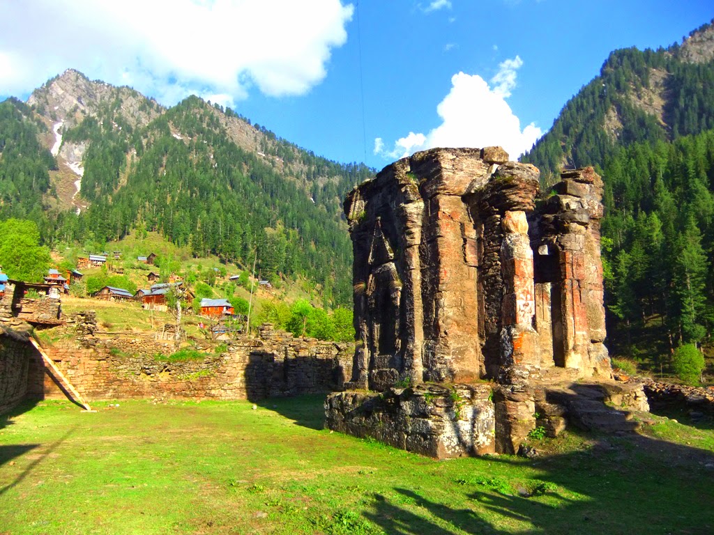 Valleys of Pakistan: 2000 Years Old Sharda Museum, Sharda Valley, Azad ...