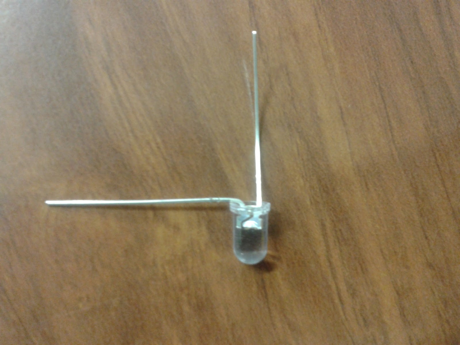 LED CUBE UVAQ: Materiales y Procedimiento