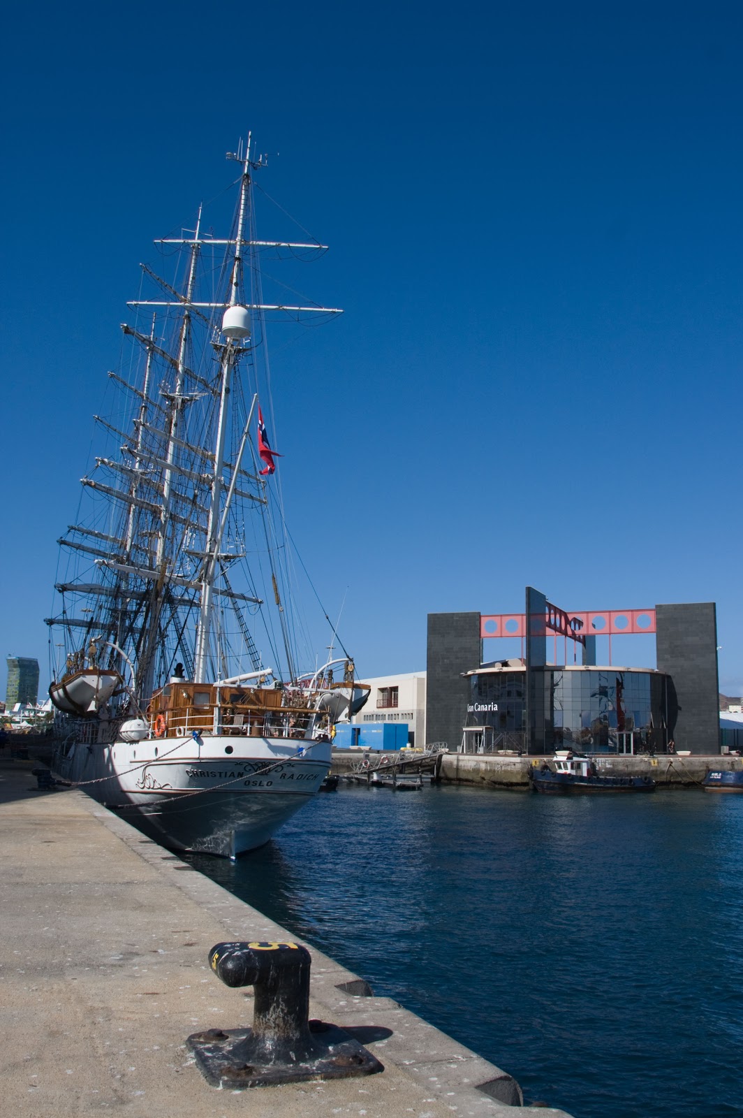 Gran Canaria "Un Paisaje por Descubrir" : Fotos del buque escuela ...