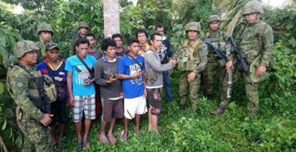 23 MGA MIYEMBRO NG NPA, SUMUKO SA MGA OTORIDAD - Duterte News Feeds 23 MGA MIYEMBRO NG NPA, SUMUKO SA MGA OTORIDAD - Duterte News Feeds