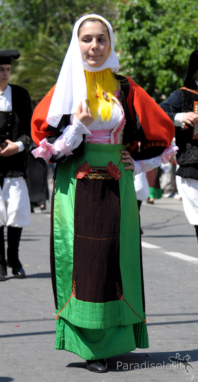 Sardinian Folk Costumes - Costumi Sardi: Sorgono
