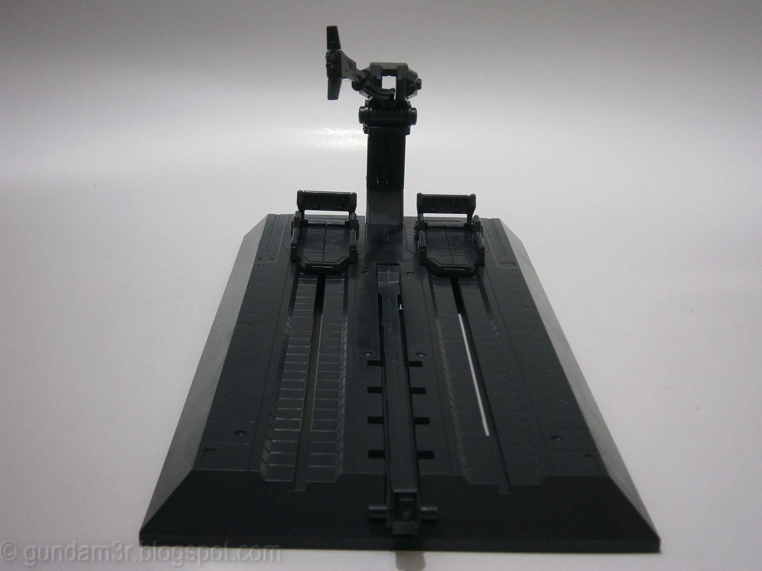 Aile Strike Rouge Gundam (Clear Color Version) MG Review Part 1