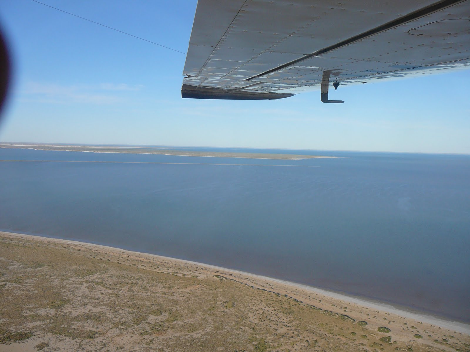 Andrew and Nikki around Oz: Lake Eyre - full of water as seen from above