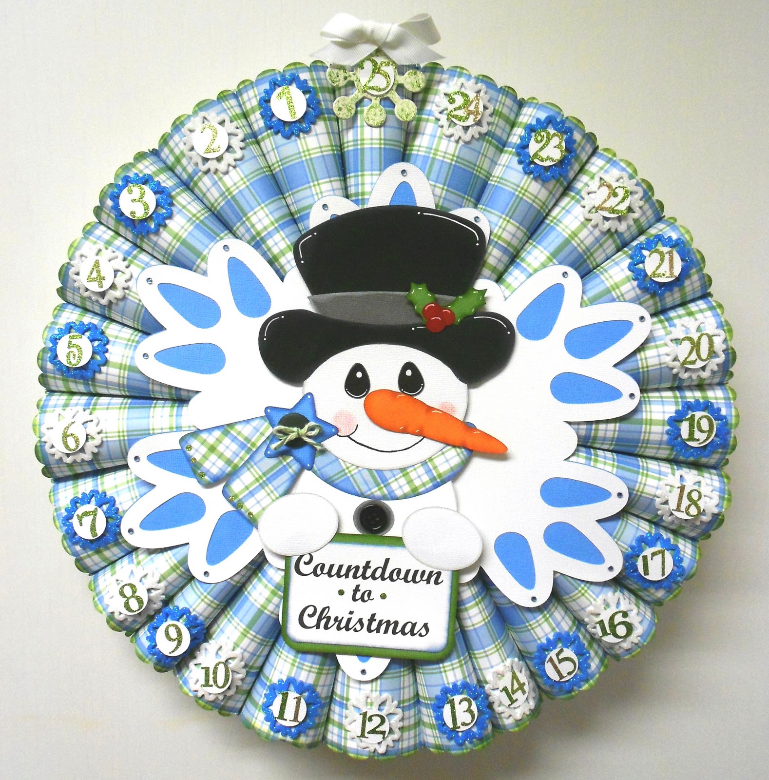 Paper Creations by Kristin: Countdown to Christmas Wreath