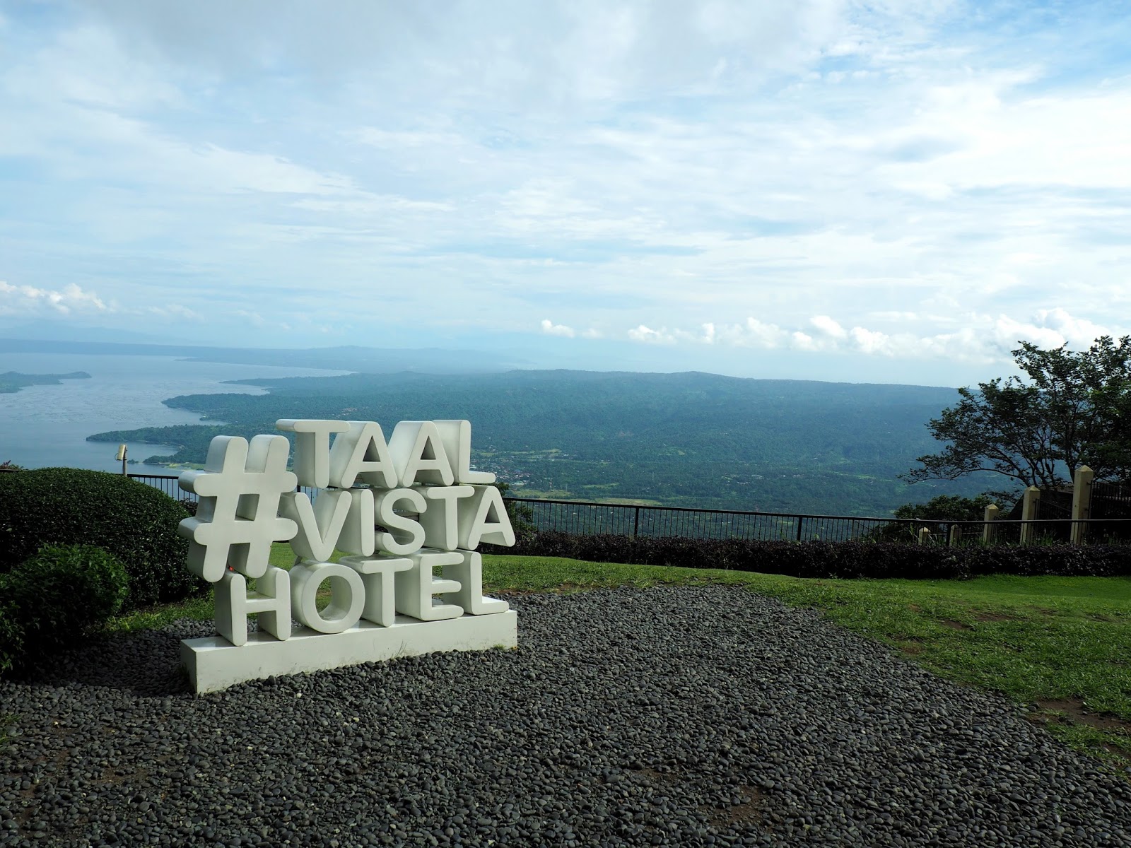 VinaTraveler's Blog: Taal Vista Hotel, The Best & Most Amazing Hotel in ...