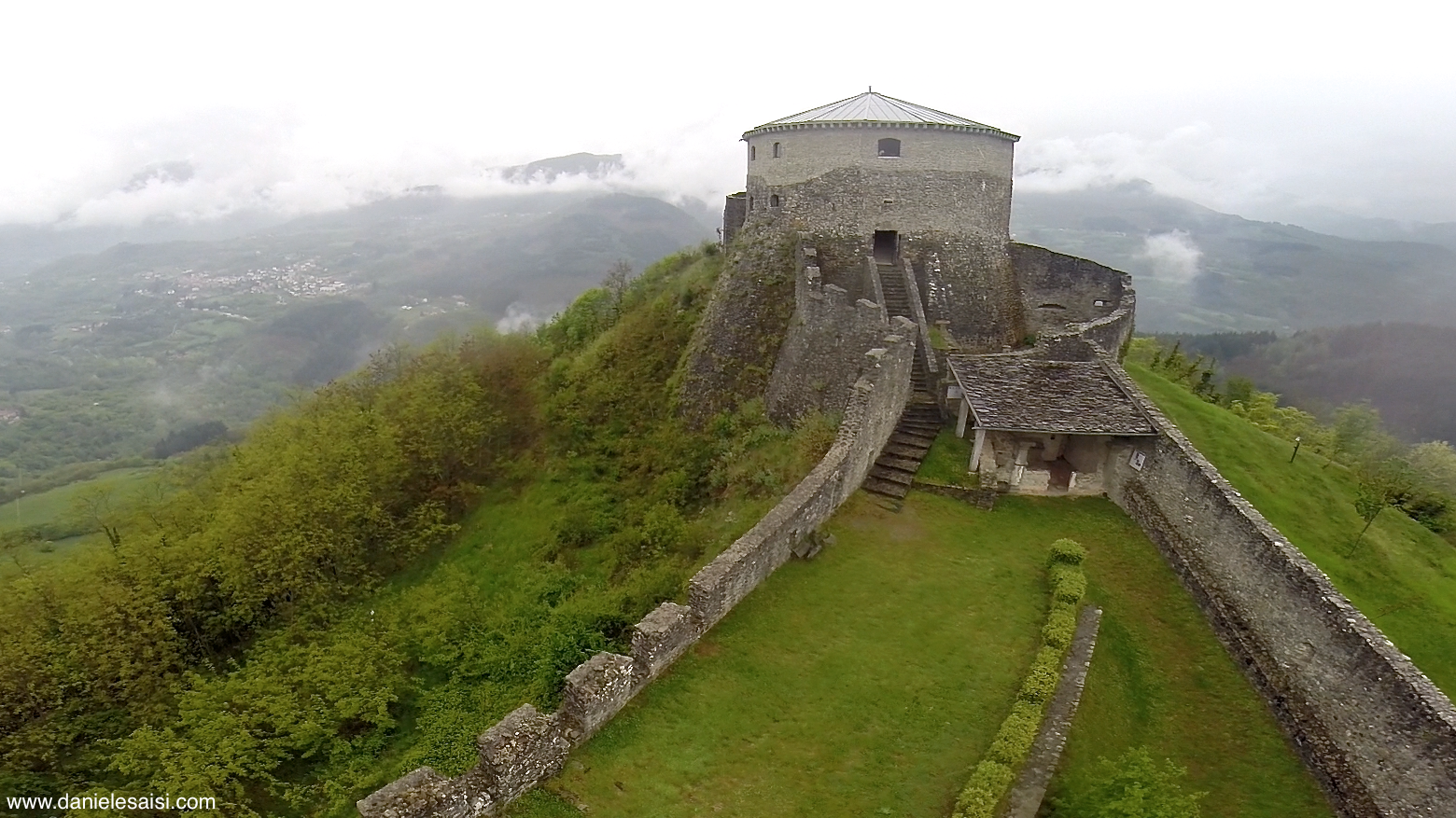 Daniele Saisi Blog: Fortezza delle Verrucole - foto dall'alto