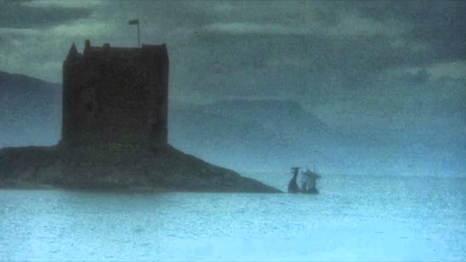 BLACK HOLE REVIEWS: Filming Location: MONTY PYTHON AND THE HOLY GRAIL ...