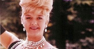 Carry On Blogging!: Remembering our Joanie