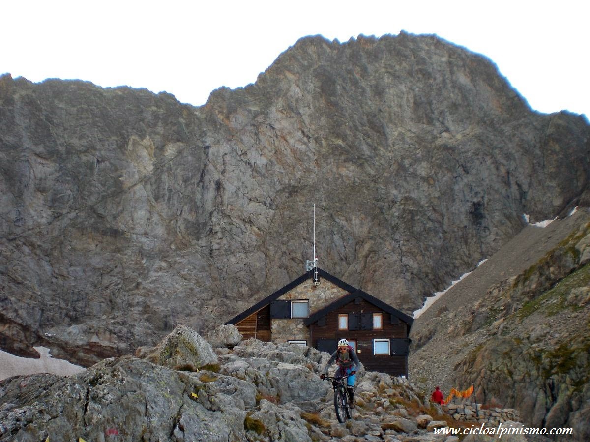 CICLOALPINISMO: Anello del Rifugio Pagarì (2627 m)