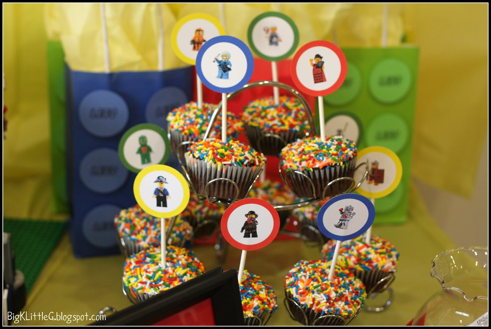 Big K Little G: Surprise Lego Party