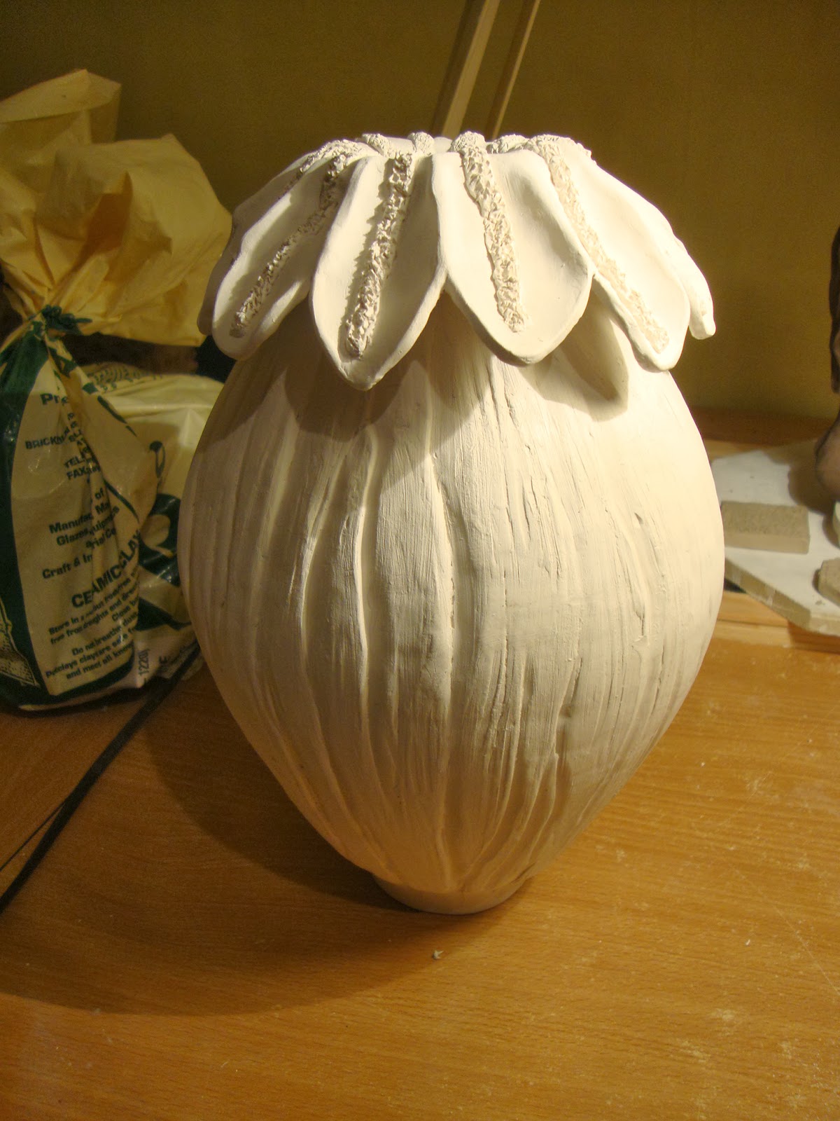 Wendy Wallwork Ceramics: Poppy pod