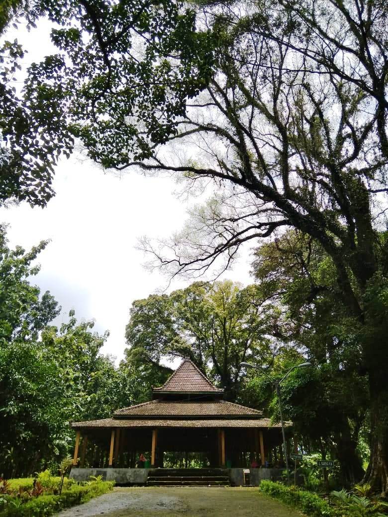 jombang city guide: Sendang Made : Petilasan Prabu Airlangga ...