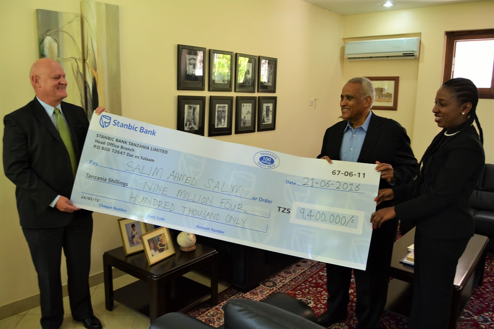 Kitomari Banking & Finance Blog: STANBIC BANK CHEQUE HANDOVER TO DR ...