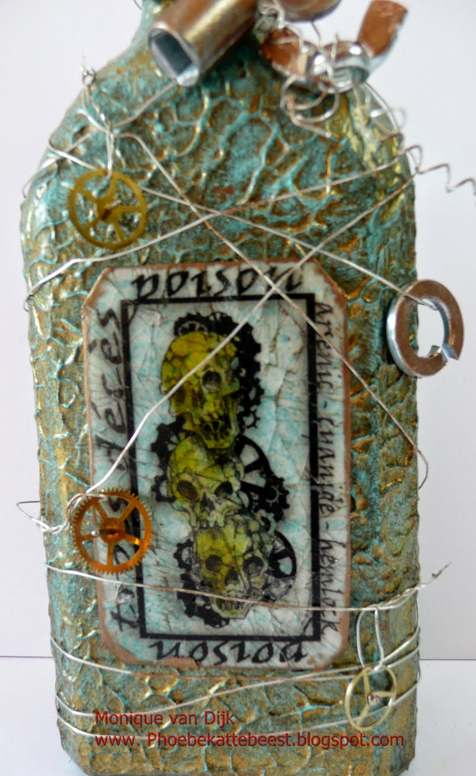 MONIQUE'S PRETTY DARK ART: altered steampunk bottles