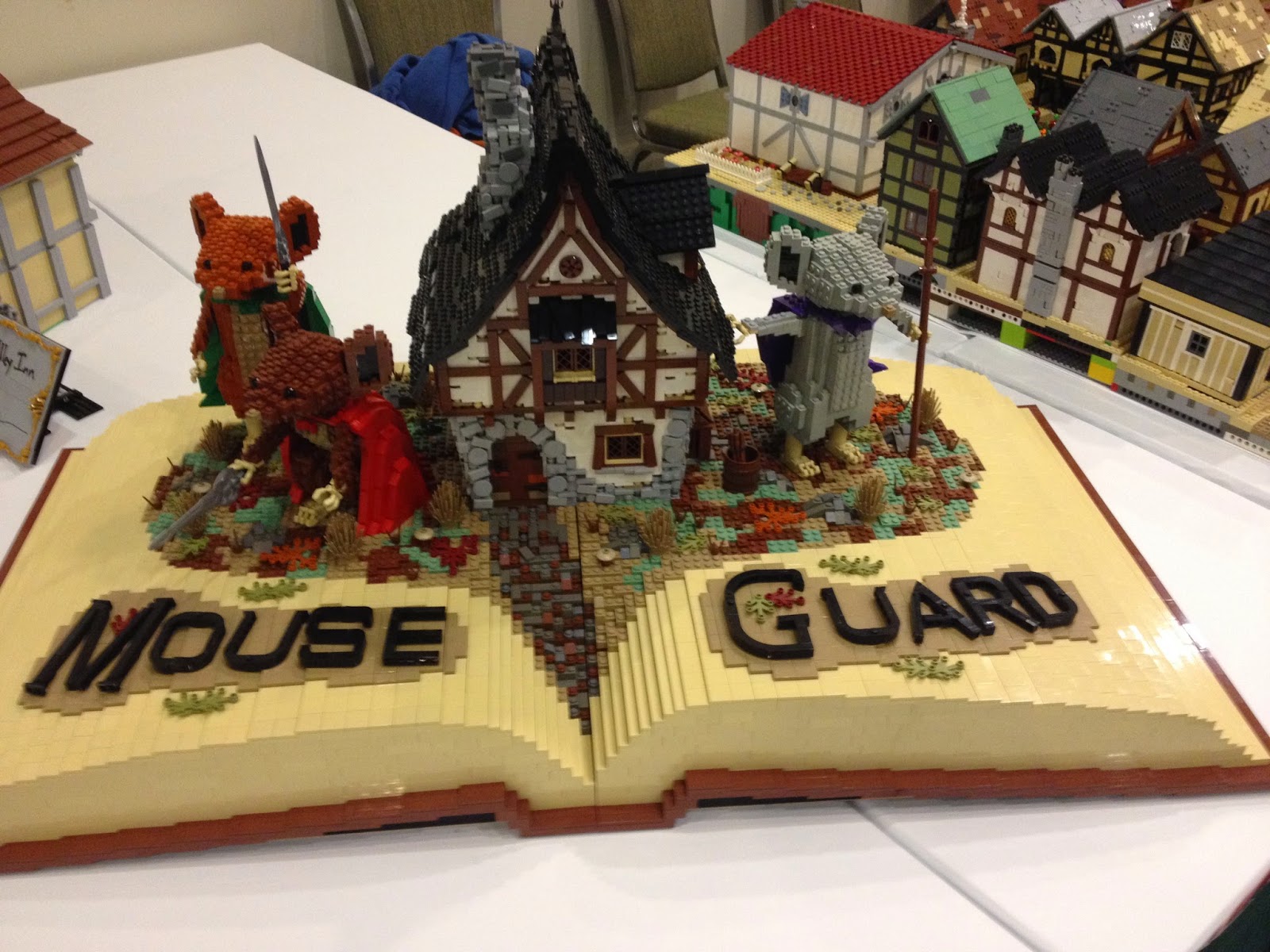 David Petersen's Blog: Mouse Guard LEGO display: ECCC