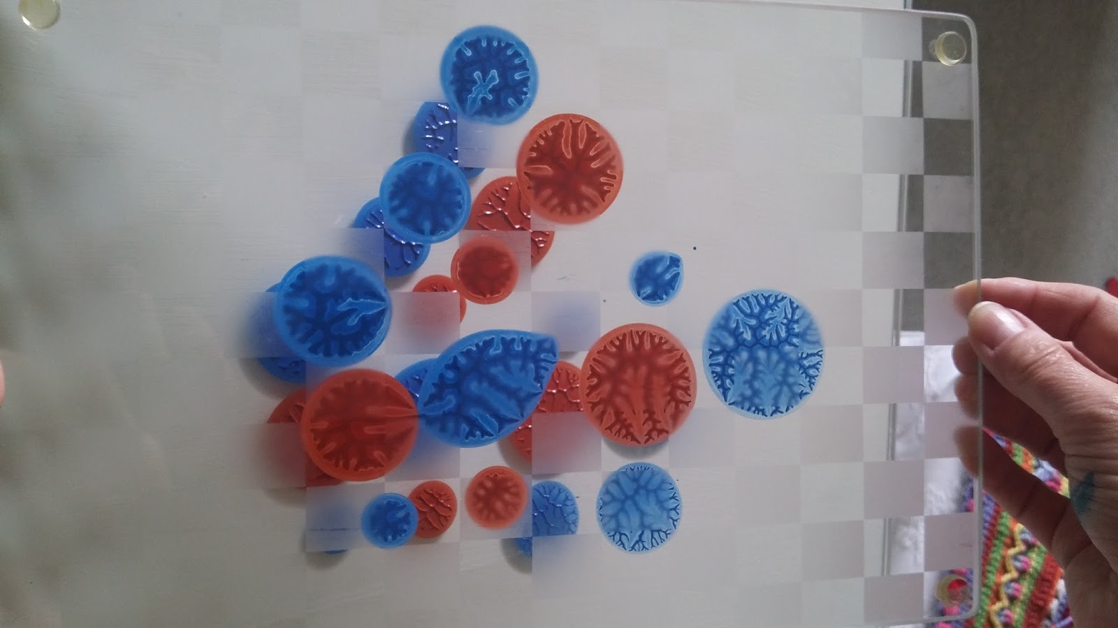 Fiddly Fingers: Dendritic Painting