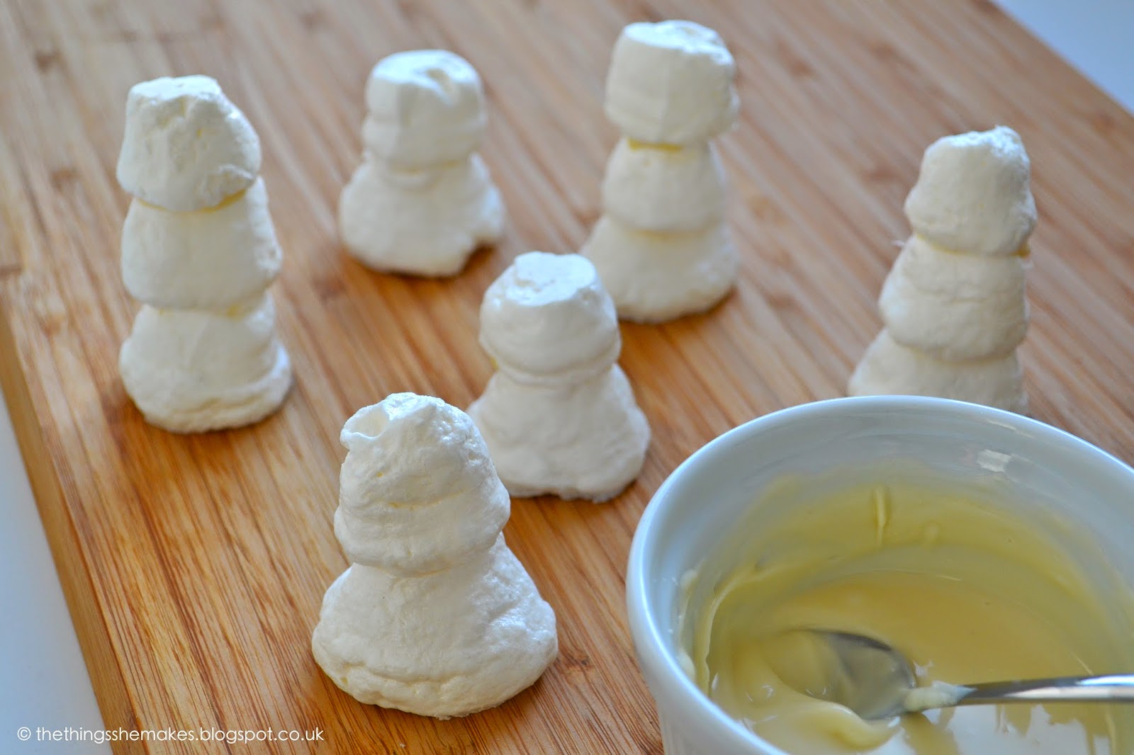 How to Make Meringue Snowmen | The Things She Makes
