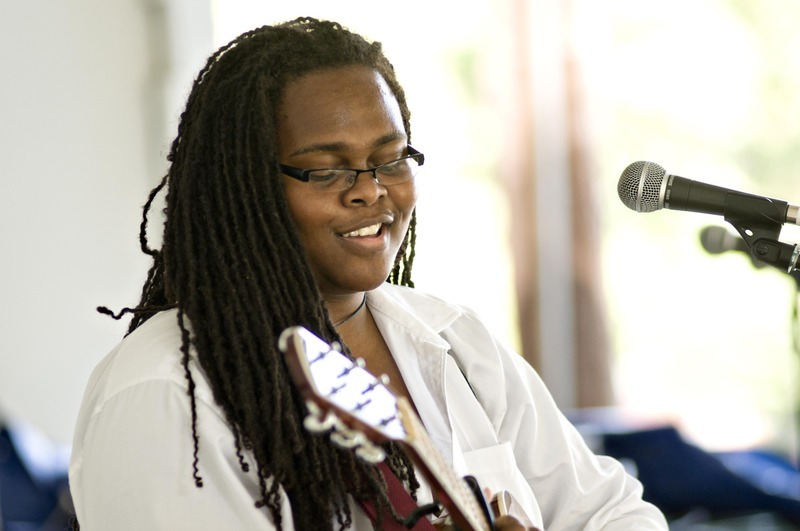 WTJU Folk: Crys Matthews LIVE on the Eclectic Woman Show