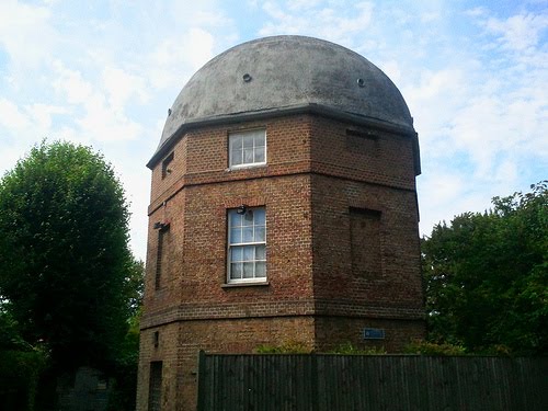 Tired of London, Tired of Life: See Wimbledon's Artesian Well