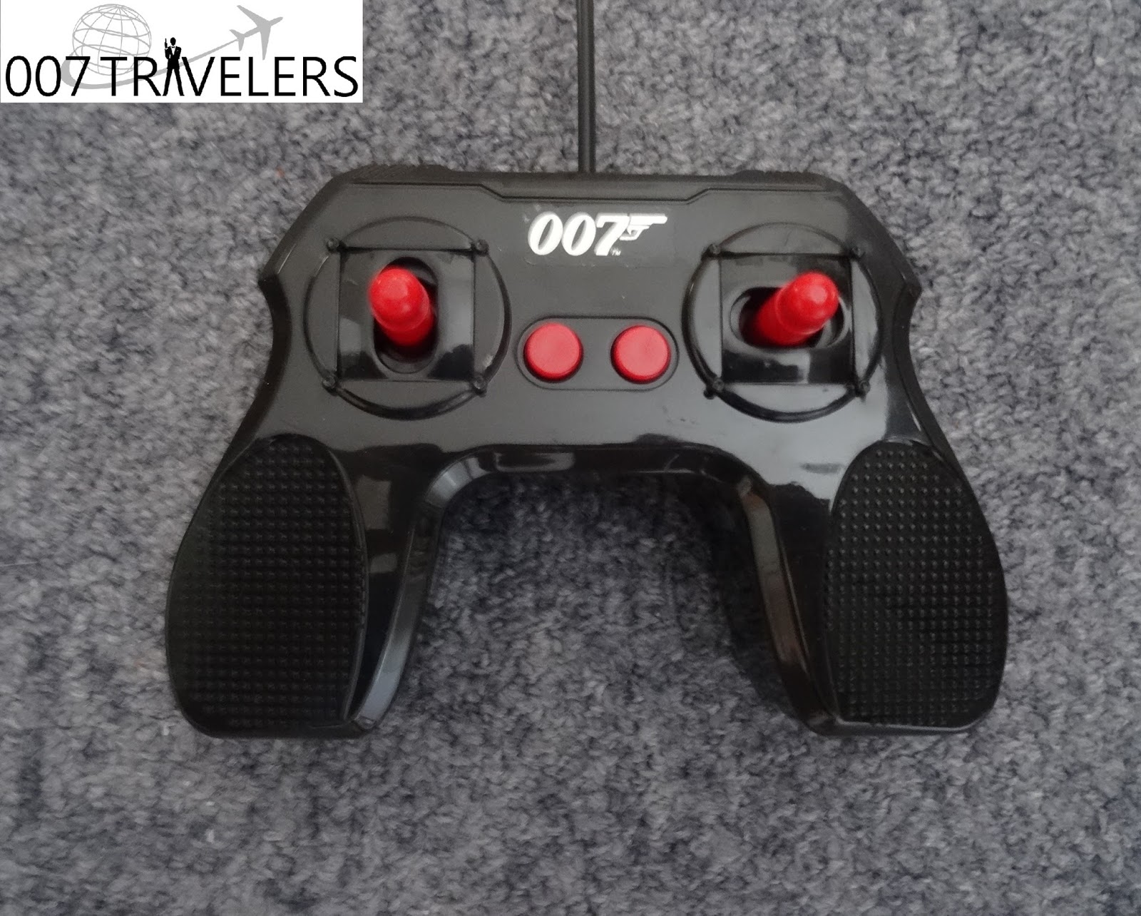 007 Item: British Secret Service R/C: Aston Martin V12 Vanquish – Die ...