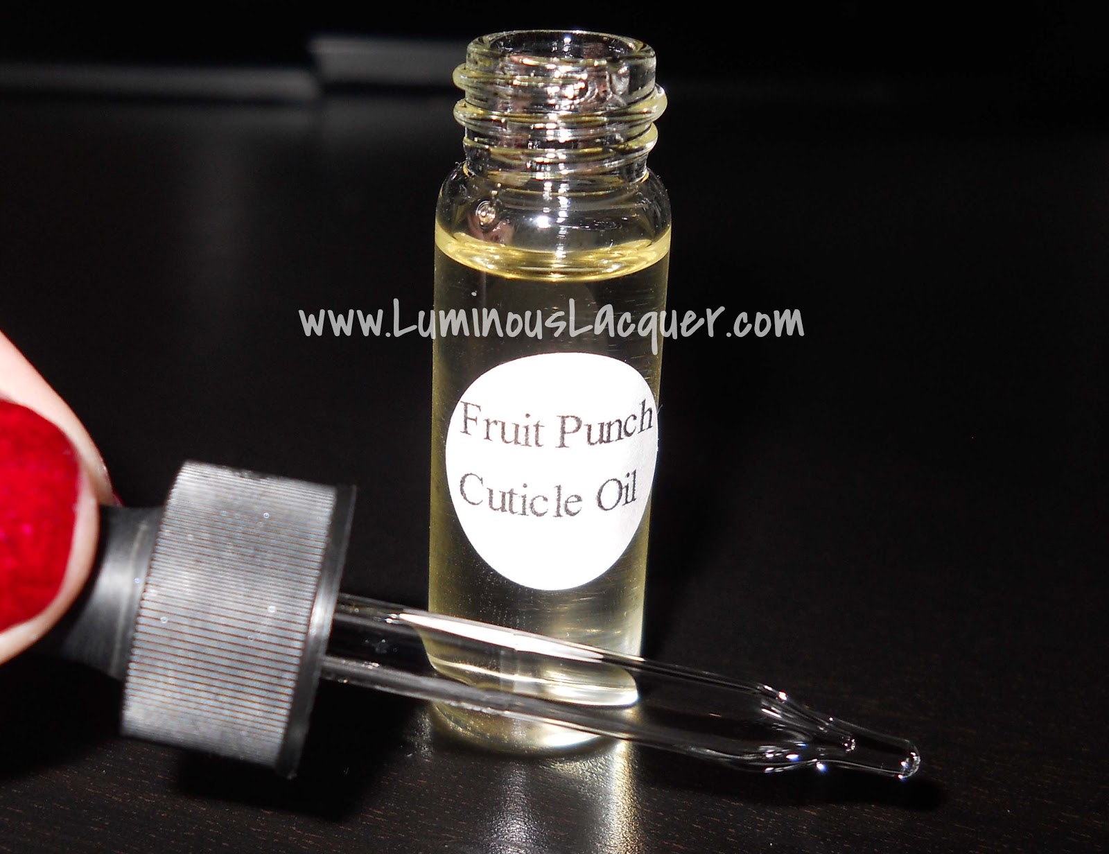 Luminous Lacquer: Review: Pretty & Polished Cuticle Oil!