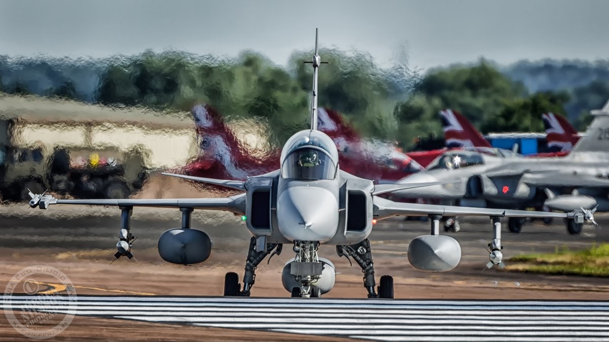 Asian Defence News: Swedish Air Force SAAB 39D Gripen with the Meteor ...