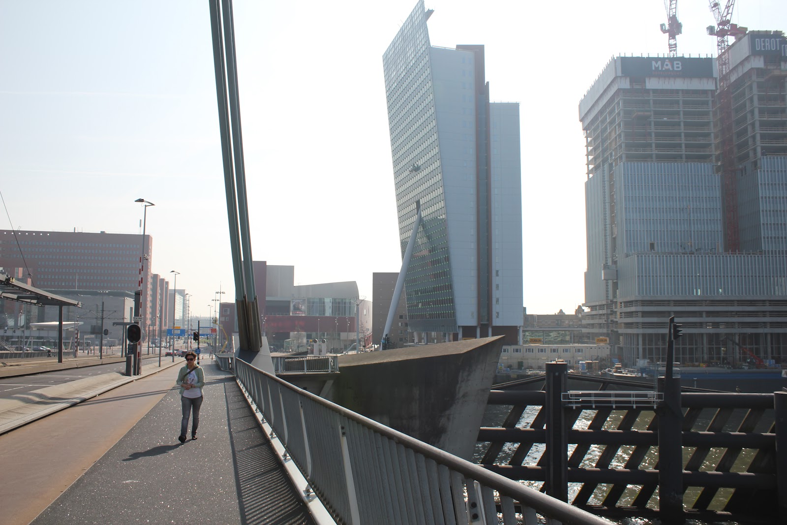 Gentrification of urban spaces: Field research in Rotterdam