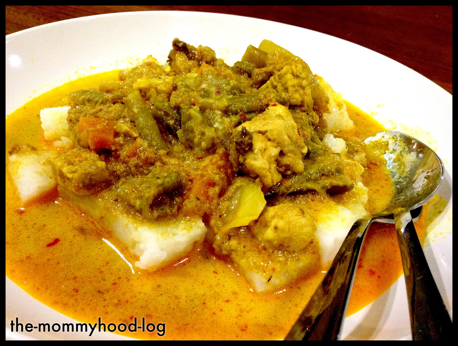 A dish of tummy warming Lontong ~ A Mommy's Journey