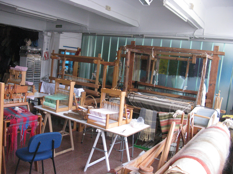 El maravilloso mundo de los textiles: Taller de tejido, alto o bajo lizo