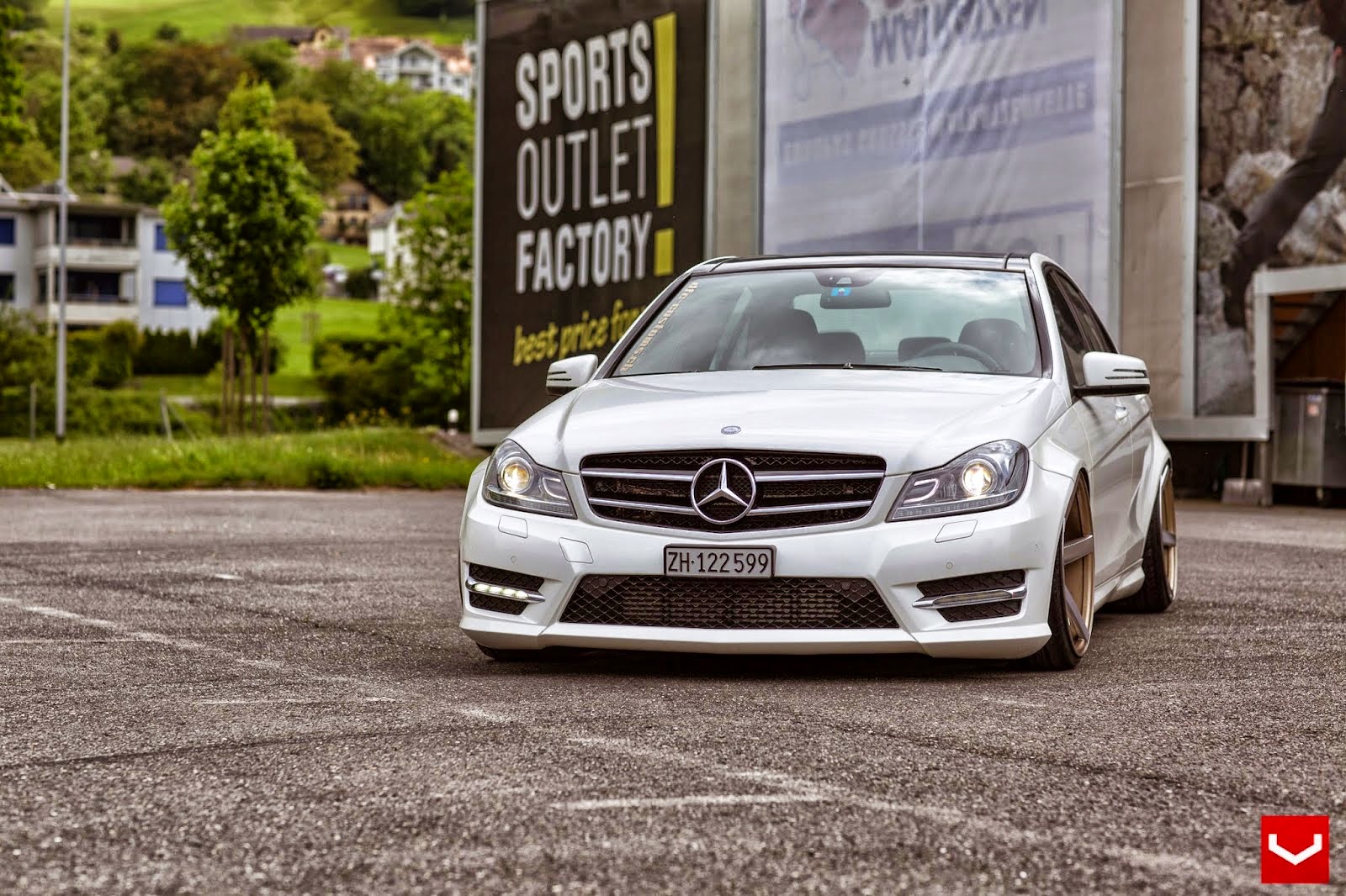 Mercedes-Benz W204 C-Class Stance Style | BENZTUNING