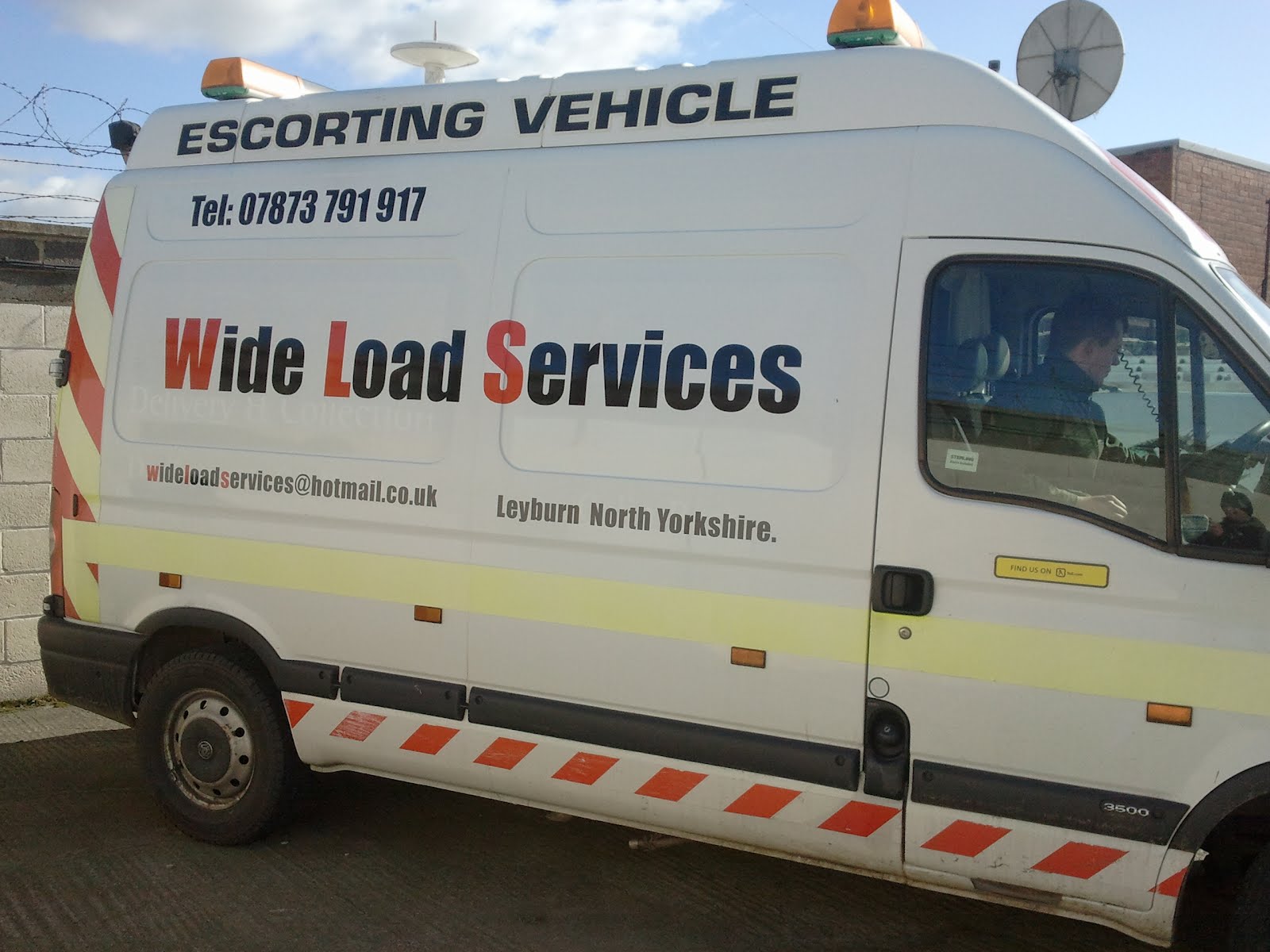 The Green I Signs Blog: Vauxhall movano graphics for wide load ...