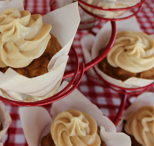 My Cozy Corner: 12 th Cupcake Sunday