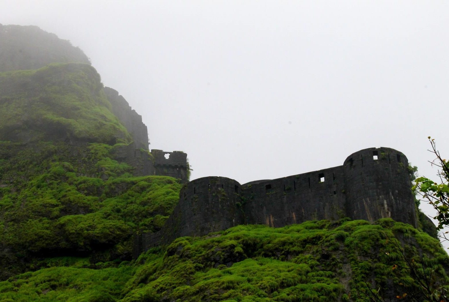 The Iron Fort - Lohagad : A beautiful fort in a beautiful location ...