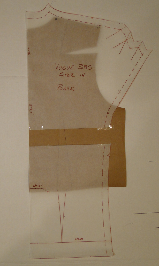 SewTawdry: VIntage Patterns - Resizing using a sloper - Part 1