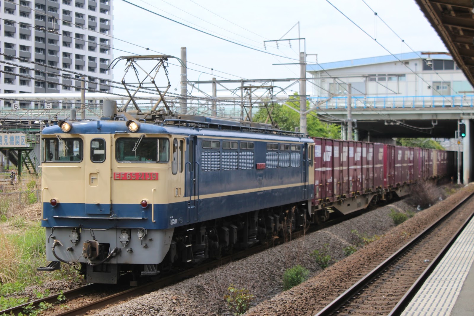 ハマちどり写真帖: 【4/27本日の機関車】EF65 2139!