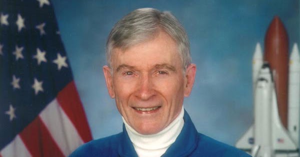 Apollo 20. La rivelazione: MUORE JOHN W. YOUNG, ASTRONAUTA LEGGENDARIO ...