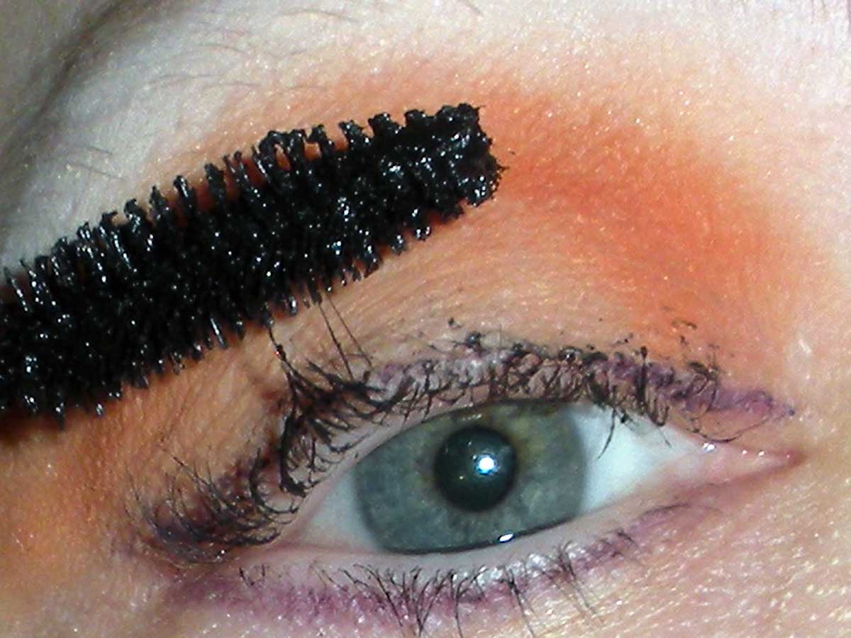 Orange eyeshadow can be a neutral