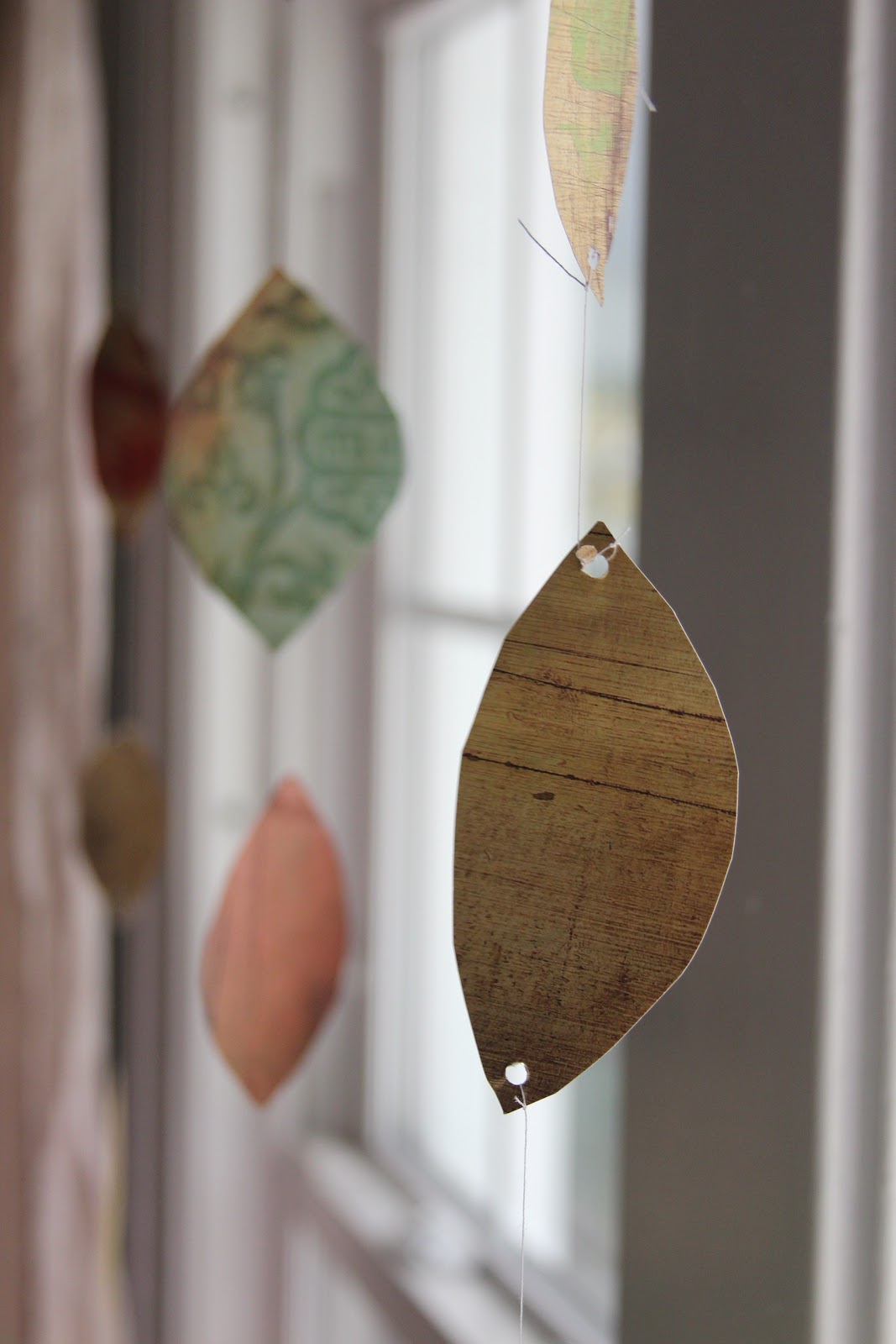 ReMadeSimple: Dangly Paper Window Leaves