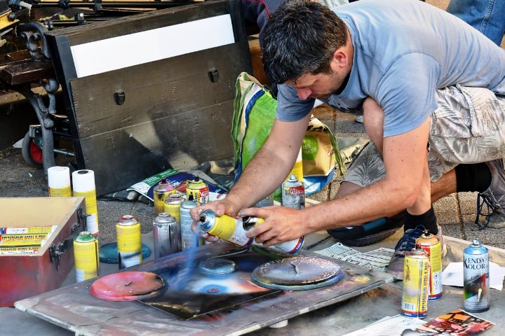 Rahasia Menggunakan Cat Semprot Kaleng yang Benar - Arsitur Studio