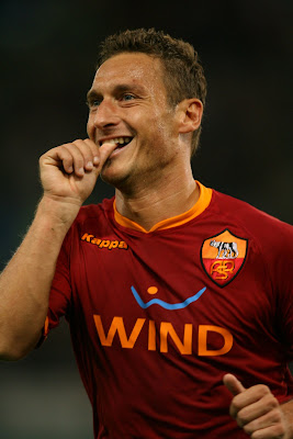 SPAZIO WEB LUCA: Totti Cucchiaio Compilation (musica:Storia di Totti ...
