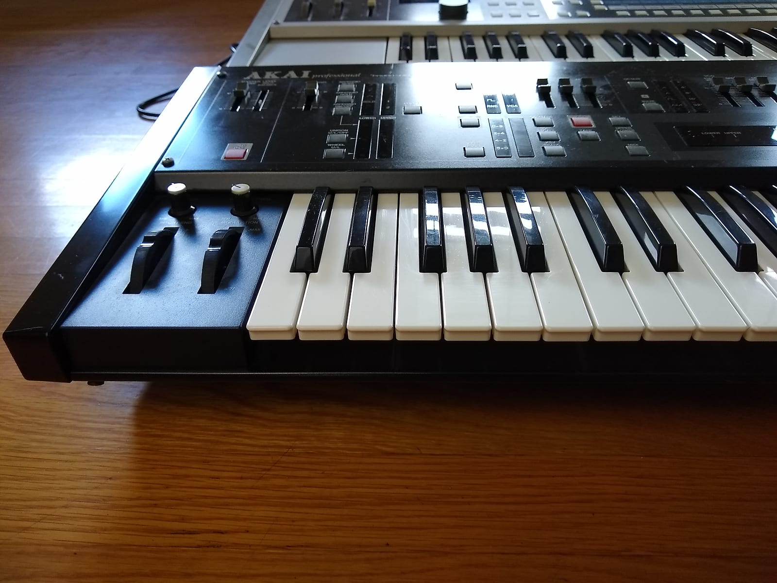 MATRIXSYNTH: Akai AX60 & X7000 with 13 Pin Din Cable